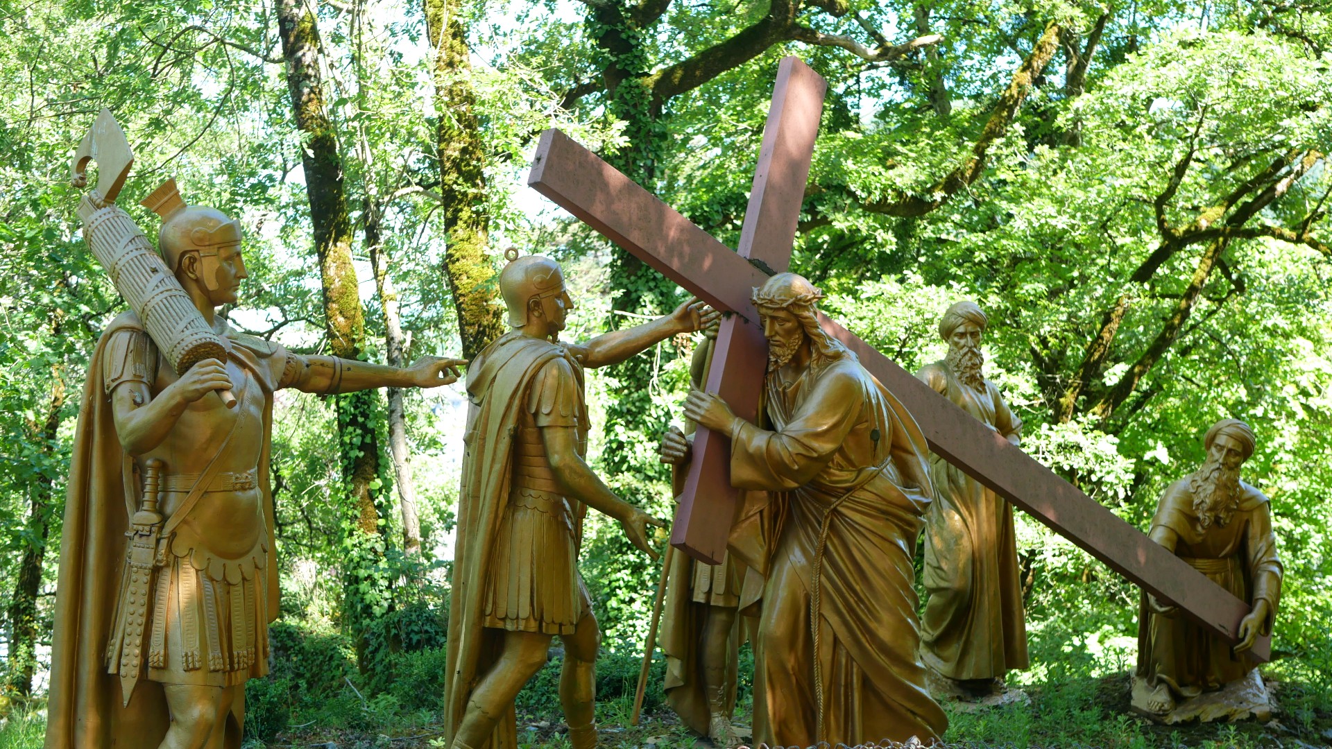 LE CHEMIN DE CROIX DES ESPELUGUES LOURDES | Les Pyrenées