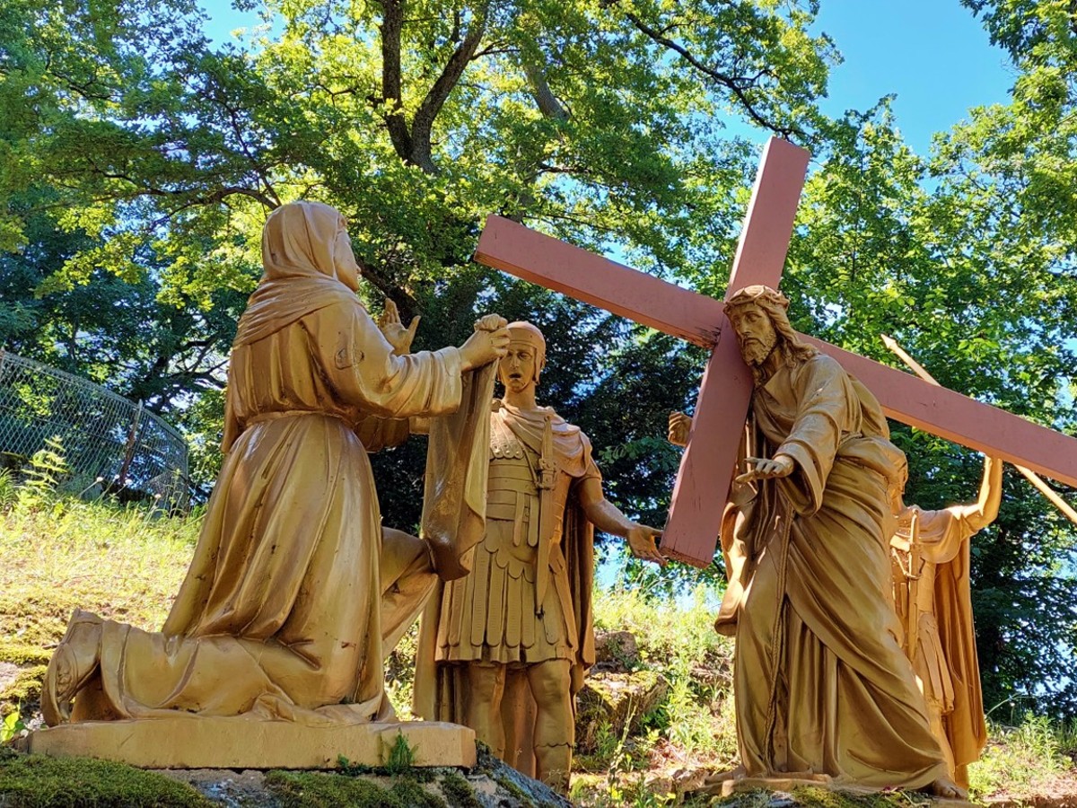 LE CHEMIN DE CROIX DES ESPELUGUES LOURDES | Les Pyrenées