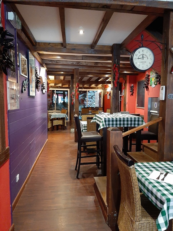 RESTAURANT AU PIMENT ROUGE | Les Pyrenées