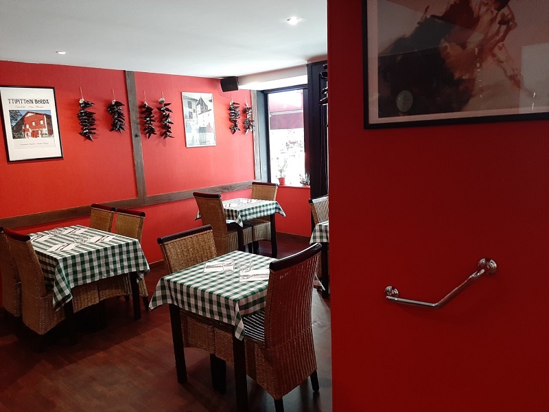RESTAURANT AU PIMENT ROUGE | Les Pyrenées