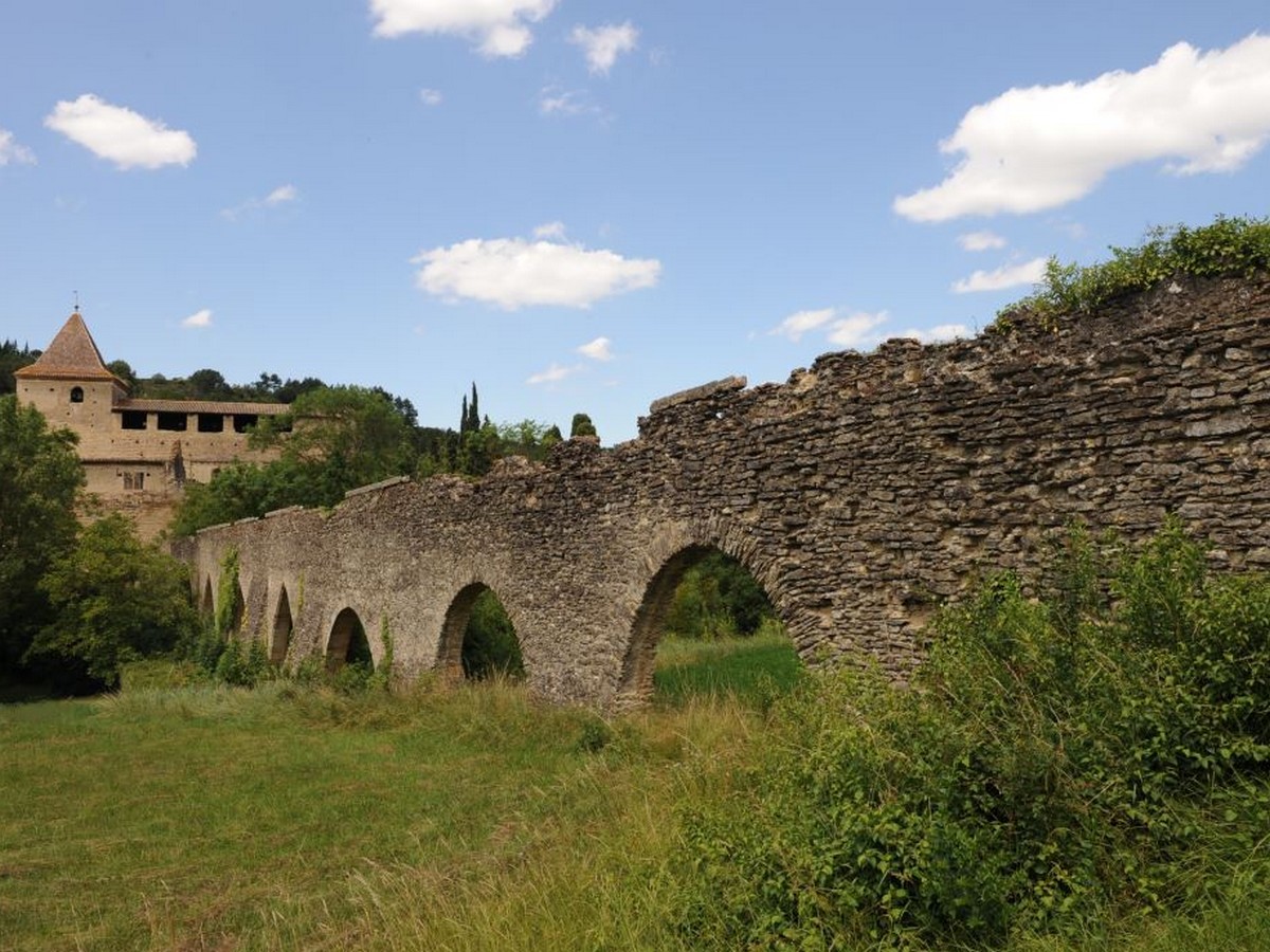 ANCIENNE ABBATIALE DE L’ABBAYE DE SAINT POLYCARPE -L’EGLISE DE LA ...
